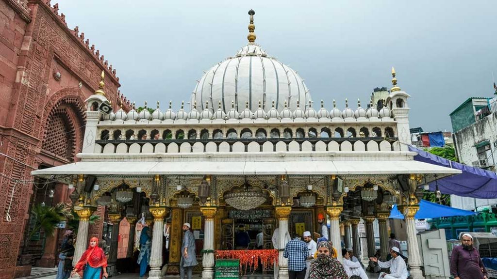 Dargah to visit in India | Famous Dargahs in India